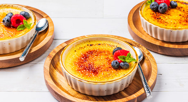 Empanada de pescado sefardí y crema tostada de mandarinas